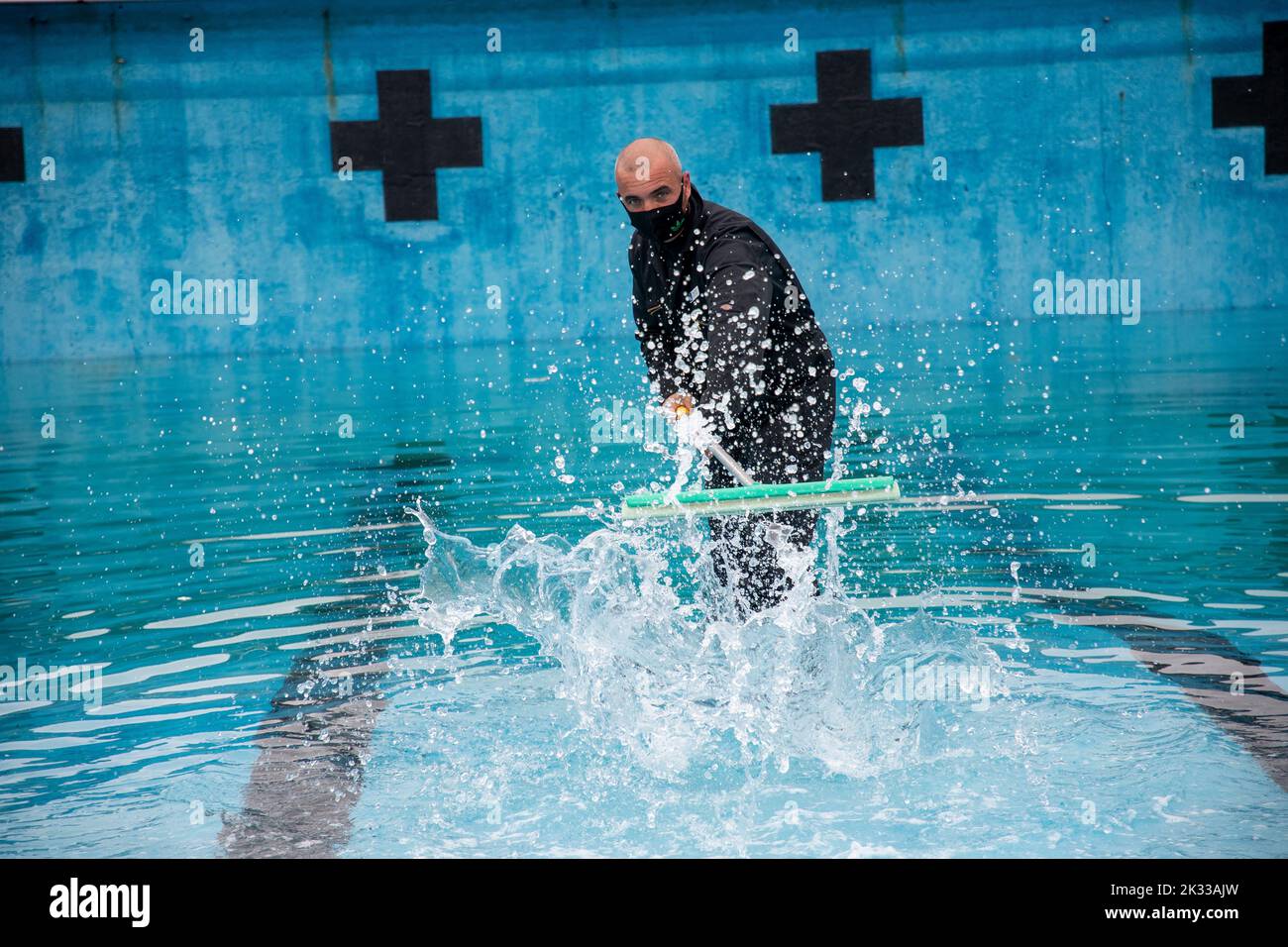 OUTDOOR SWIMMING POOL/LIDO AT GOUROCK...GOUROCK OUTDOOR POOL IS A SALT ...