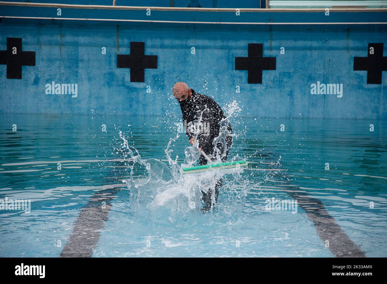 Gourock swimming pool hi-res stock photography and images - Alamy
