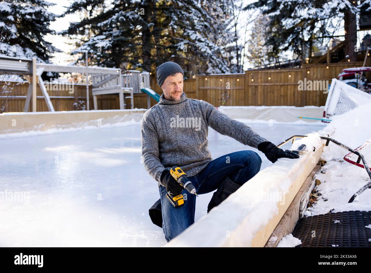 Constructing hi-res stock photography and images - Alamy