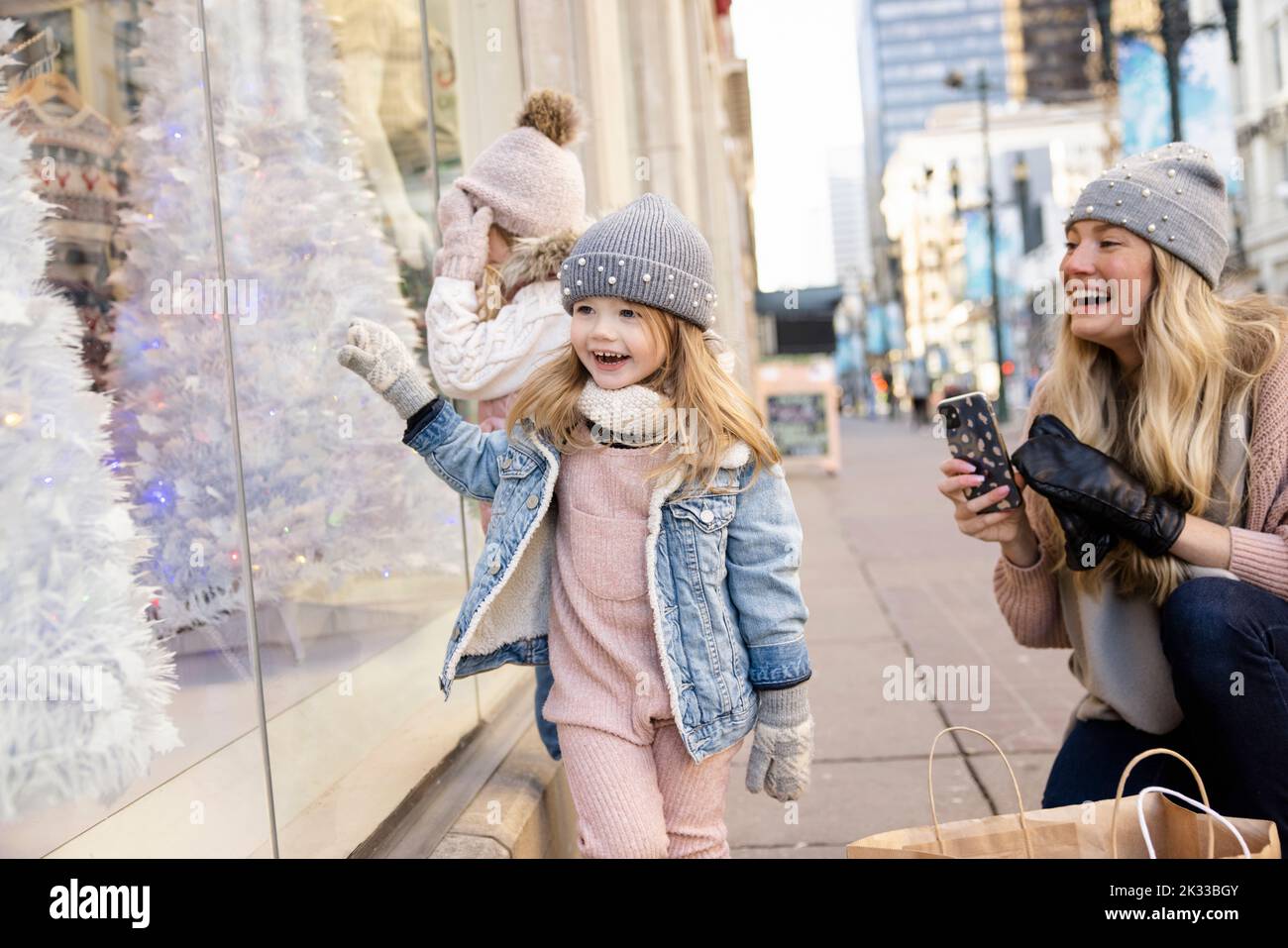 Happy display hi-res stock photography and images - Alamy