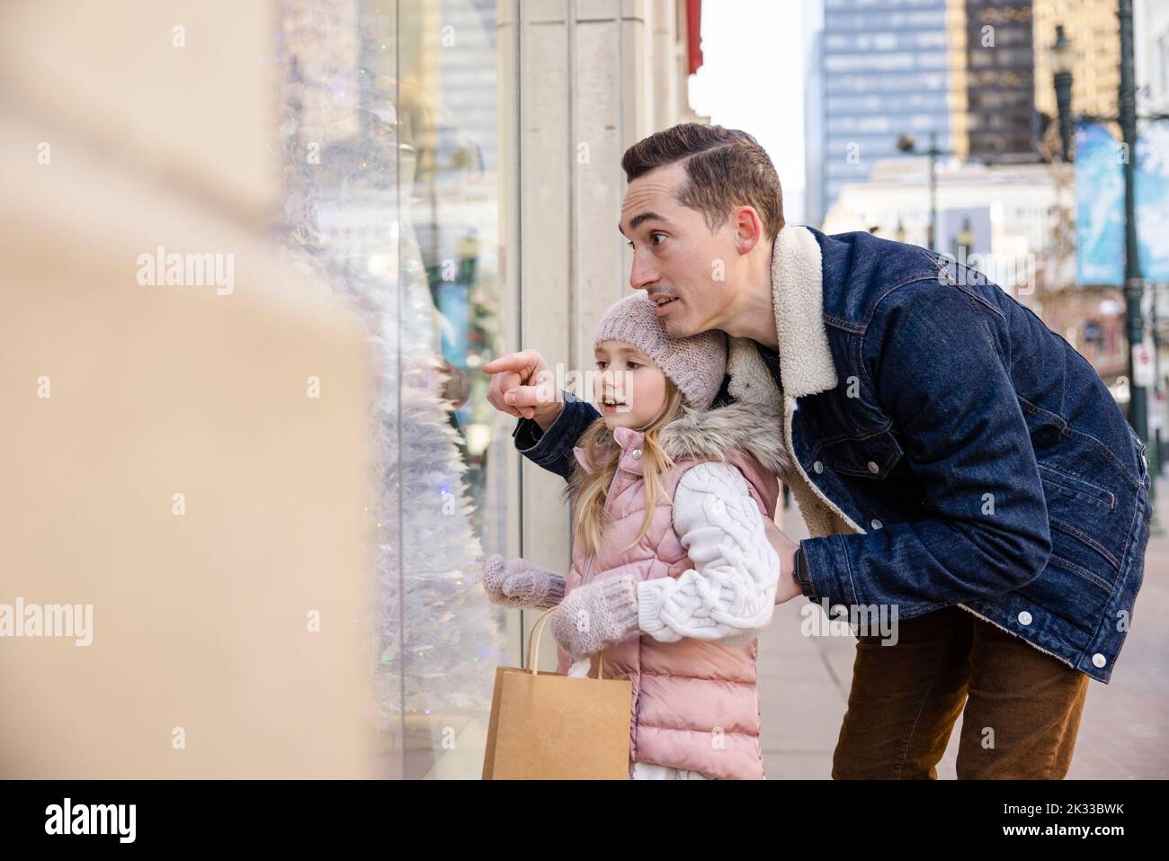 Urban storefront hi-res stock photography and images - Alamy