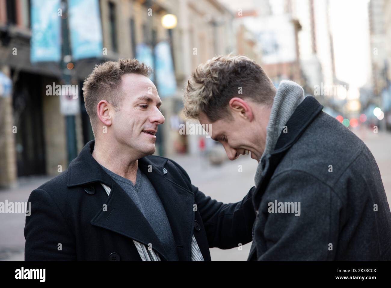 Couple bonding hi-res stock photography and images - Alamy