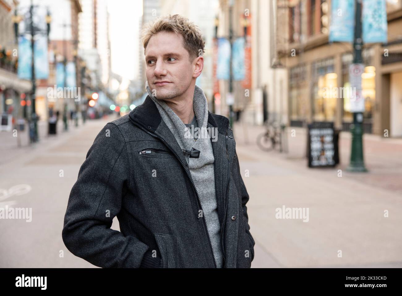 People looking over city hi-res stock photography and images - Alamy