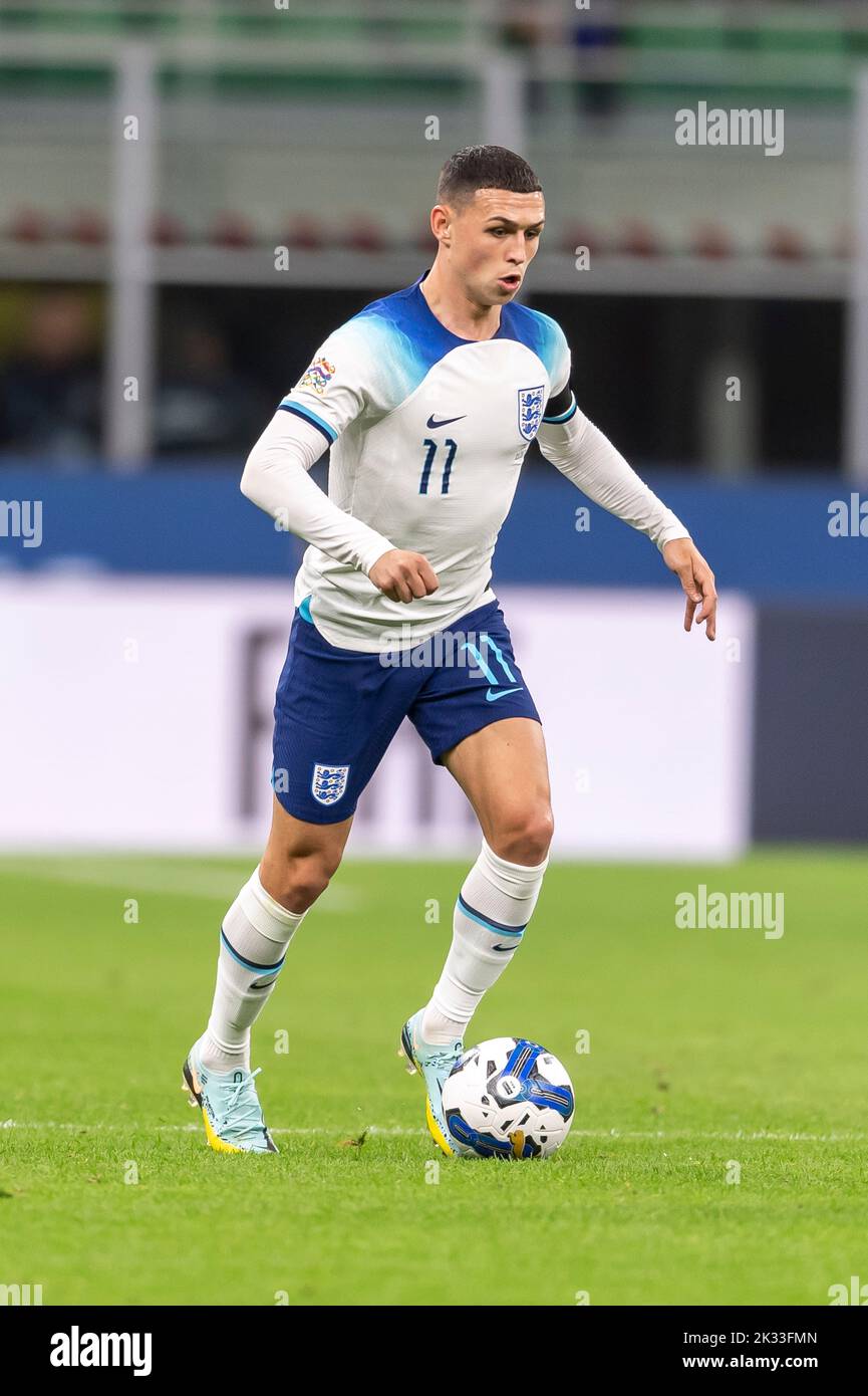 Phil foden england 2022 hi-res stock photography and images - Alamy