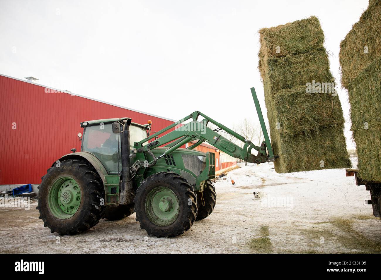 Manual unloading hi-res stock photography and images - Alamy