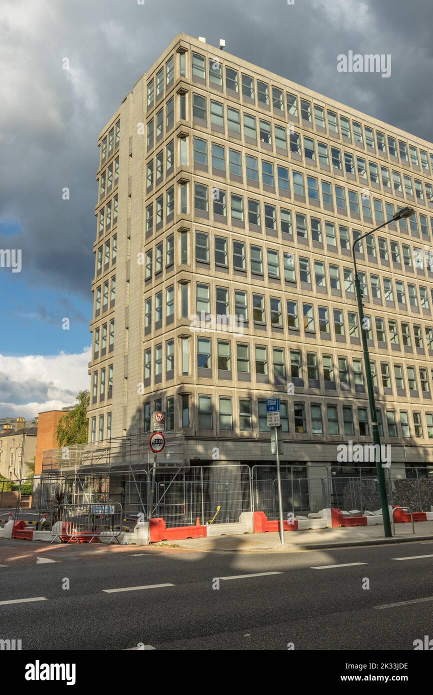 A tall architectural building office in Dublin Stock Photo - Alamy