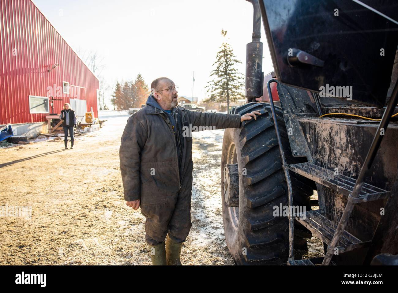 Farmer waiting hi-res stock photography and images - Alamy