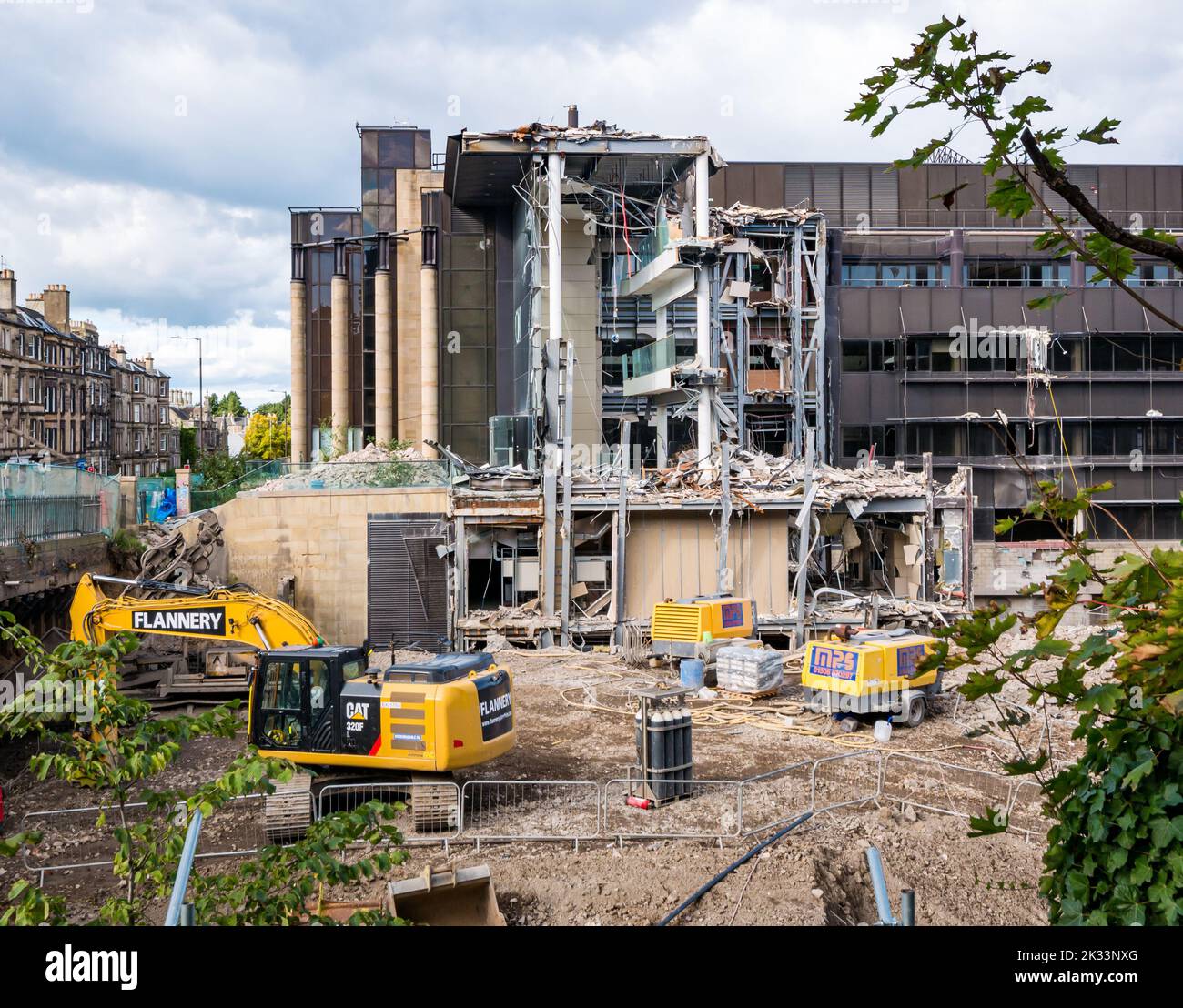 Demolition vehicle hi-res stock photography and images - Alamy