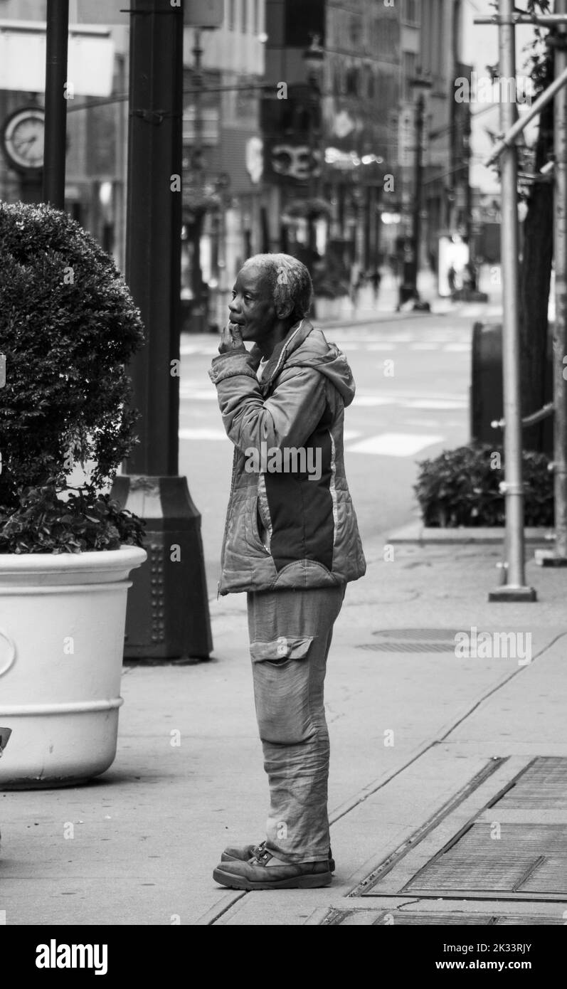Rooftop view skyline new york city Black and White Stock Photos ...