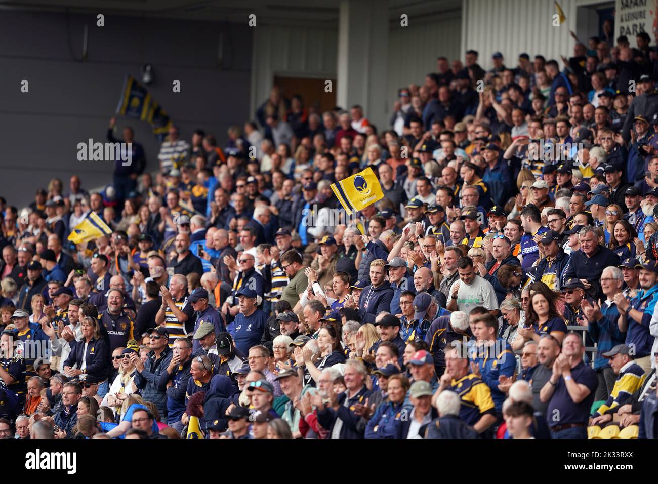 Worcester warriors fans hi-res stock photography and images - Alamy