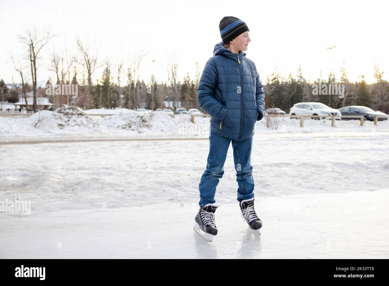 Boy in the skate park hi-res stock photography and images - Alamy