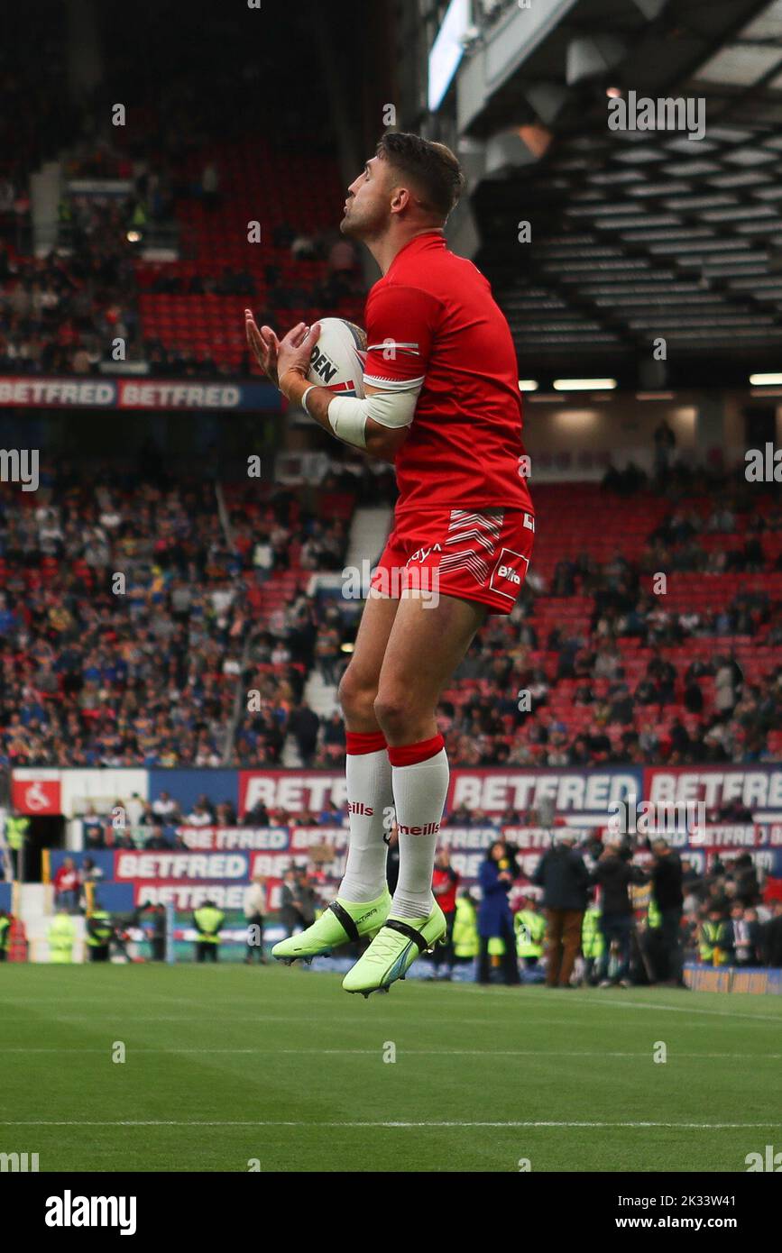 Manchester, UK. 24th Sep, 2022. Tommy Makinson of St Helens warms up ...