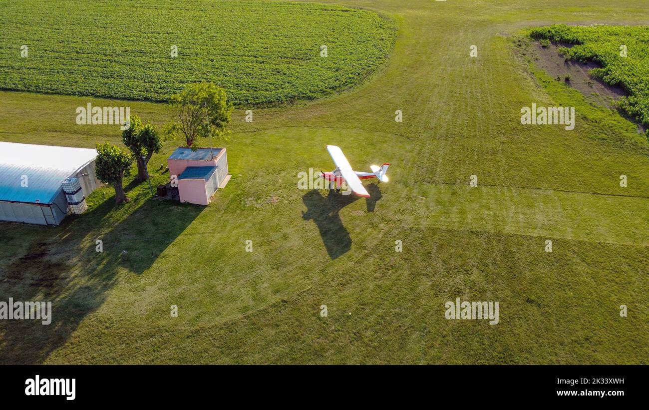 Grass runway hi-res stock photography and images - Alamy
