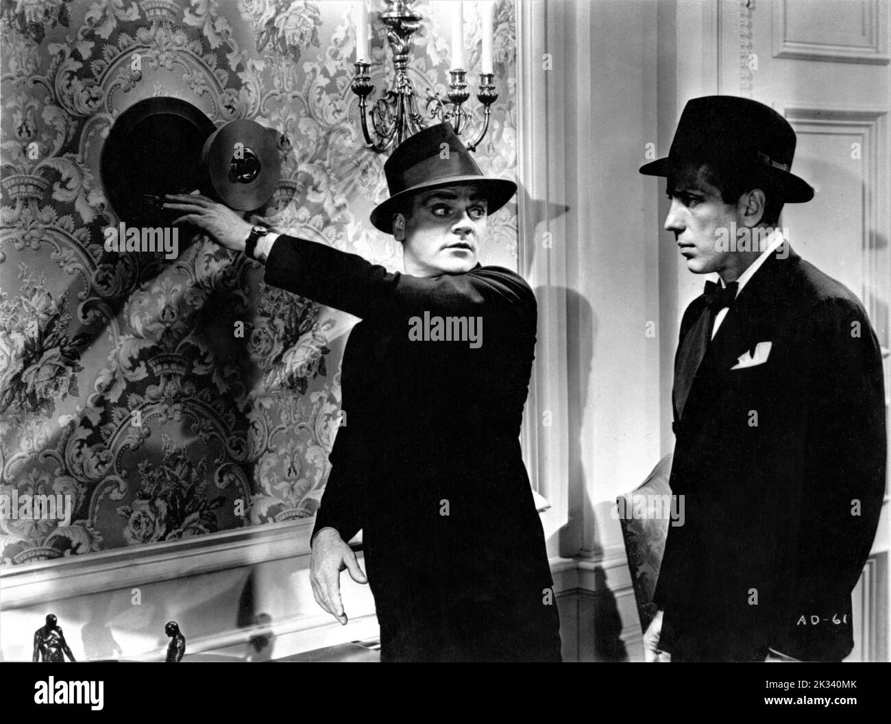 JAMES CAGNEY and HUMPHREY BOGART in ANGELS WITH DIRTY FACES 1938 ...