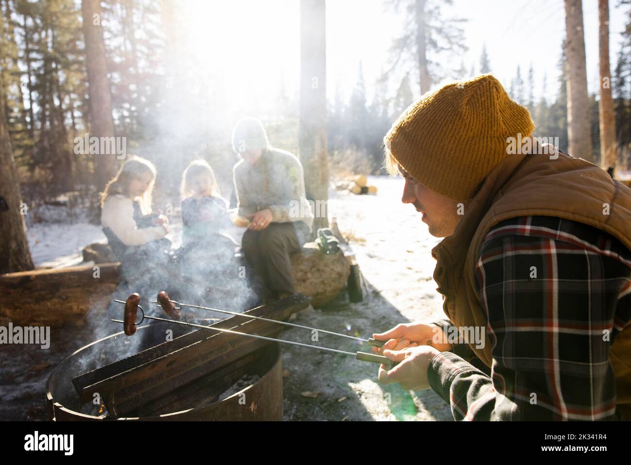 Barbecue family lens flare hi-res stock photography and images - Alamy
