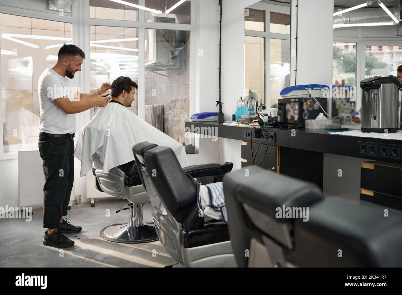 Barbershop procedures hi-res stock photography and images - Alamy