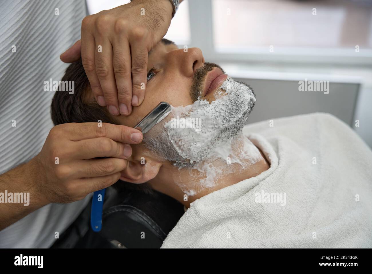 Razor blade using hi-res stock photography and images - Alamy