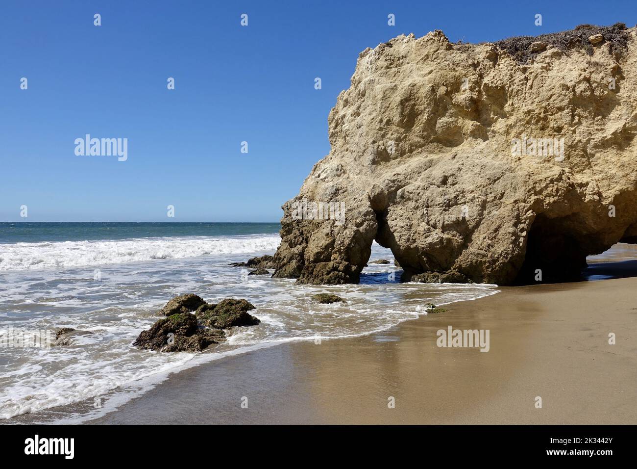 El Matador beach landmark rock formation Stock Photo - Alamy