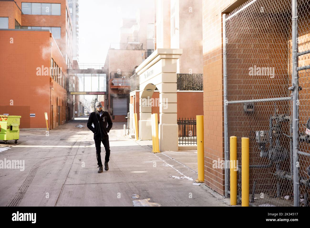 Man walking street cool hi-res stock photography and images - Alamy