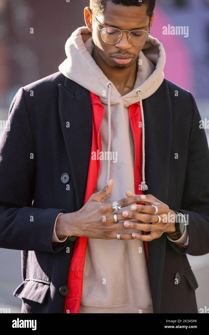 Looking at rings hi-res stock photography and images - Alamy