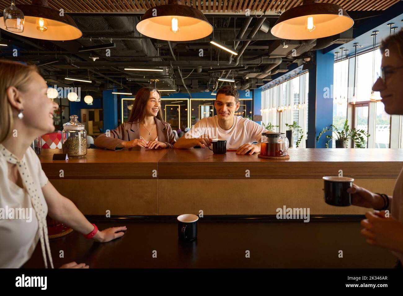 Informal lunch hi-res stock photography and images - Alamy