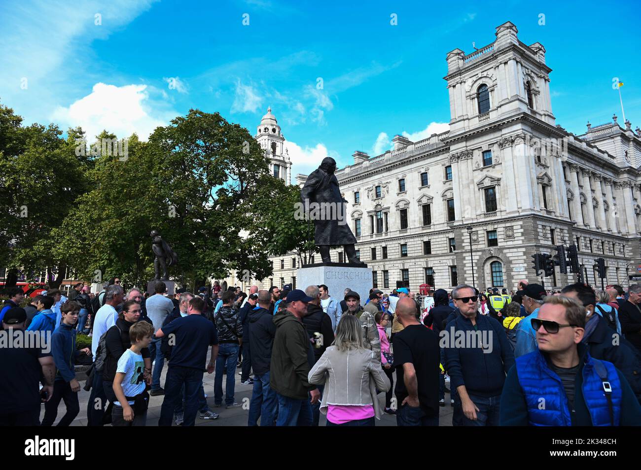 British far-rights protest to Stop the Invasion of refugees and migrant ...