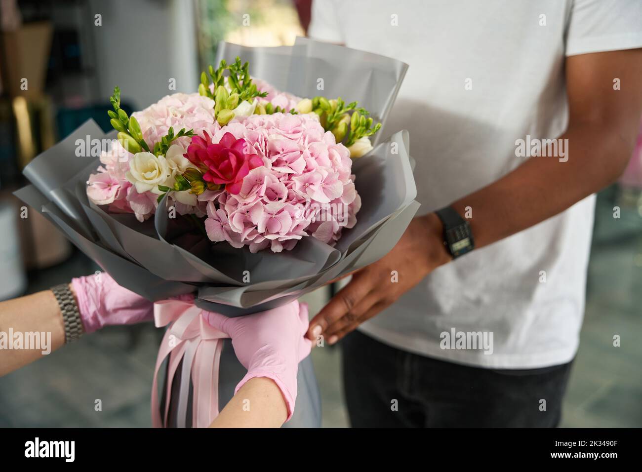 Choosing a flower bouquet hi-res stock photography and images - Alamy