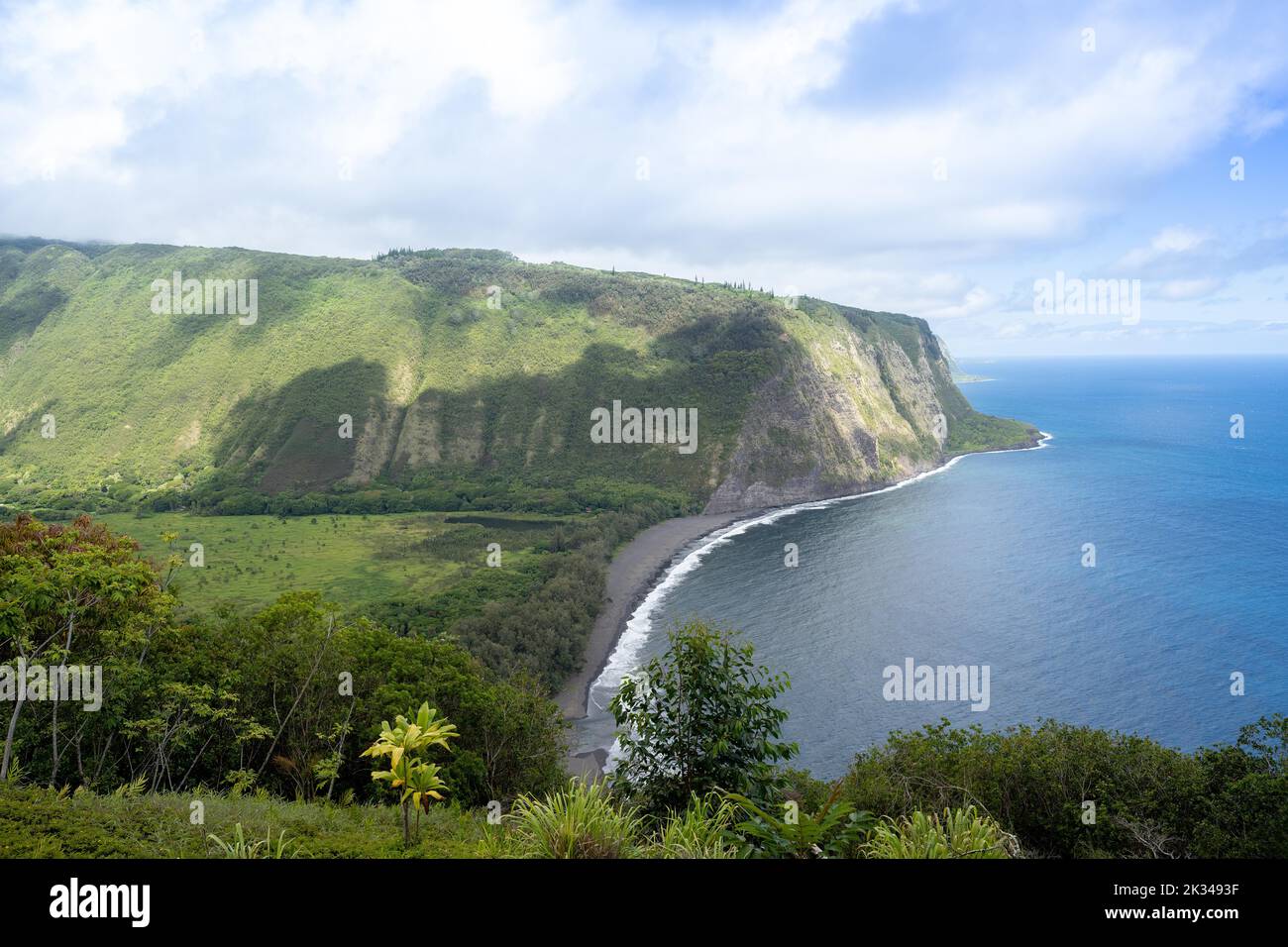 Waipi'o Valley seen from Waipi'o Valley Lookout, Big Island, Hawaii ...