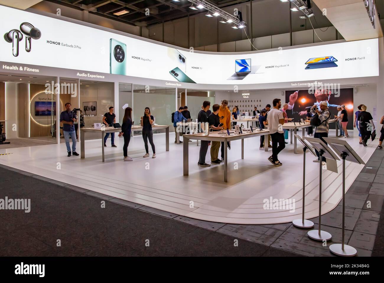 Honor stand, IFA, International Consumer Electronics Fair 2022, Berlin ...