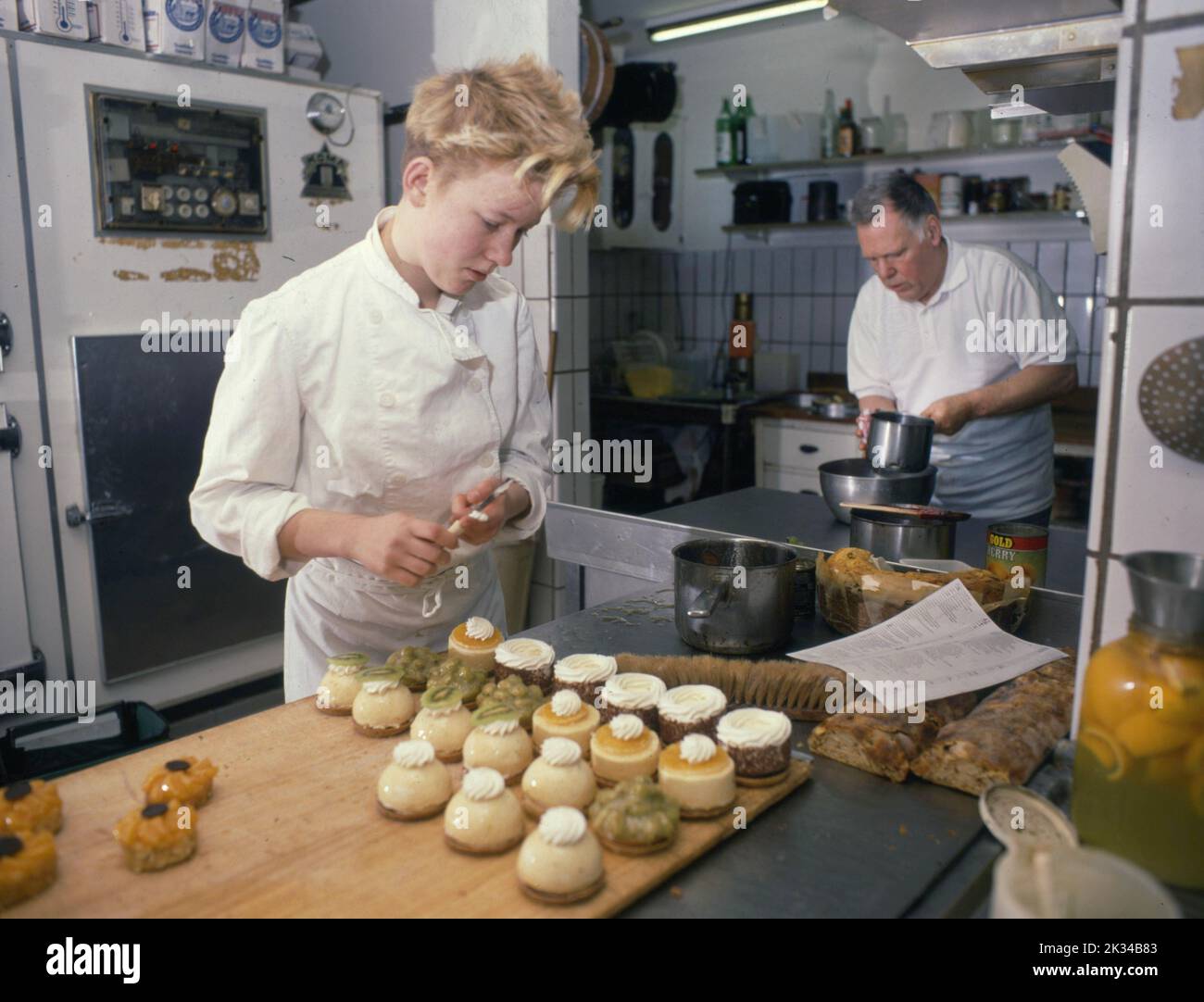 Confectionery work hi-res stock photography and images - Alamy