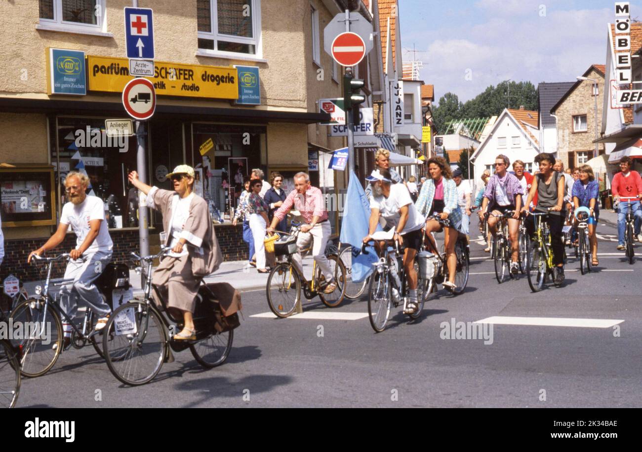 Bicycle relay hi-res stock photography and images - Alamy