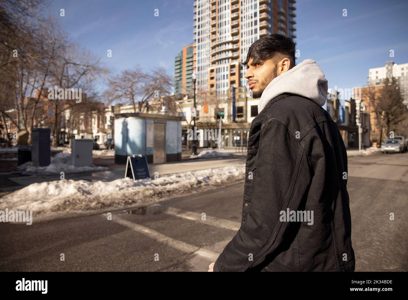 Cool man walking city hi-res stock photography and images - Alamy