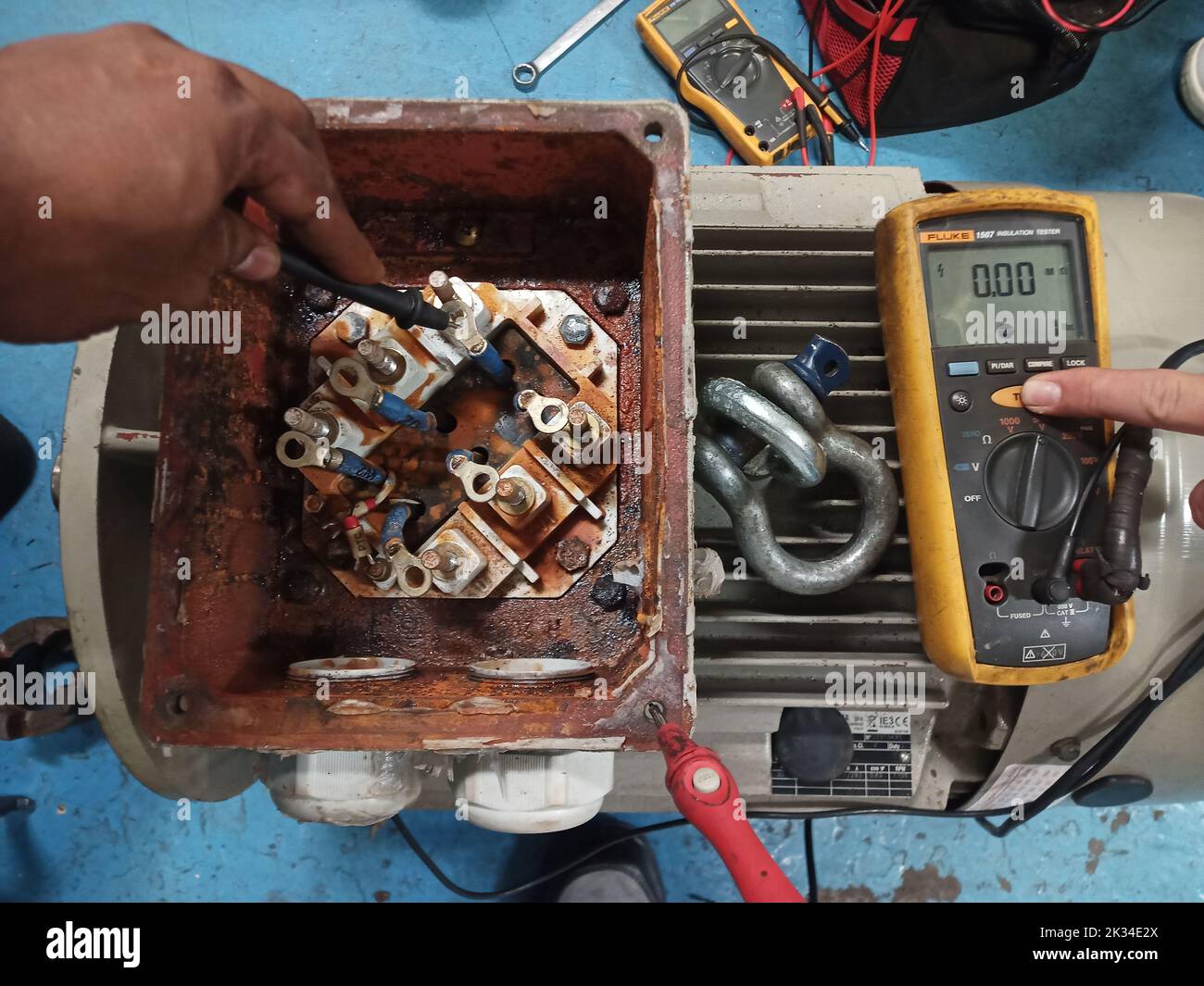 Steps To Test Insulation Resistance In Failed Motors Fluke 51 Off