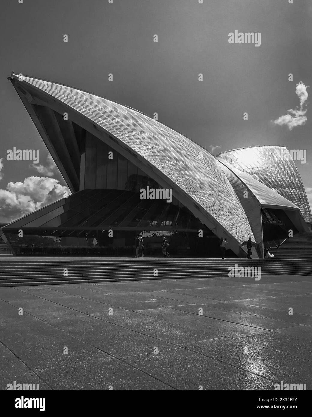 A vertical grayscale shot of the Sydney Opera House Stock Photo - Alamy