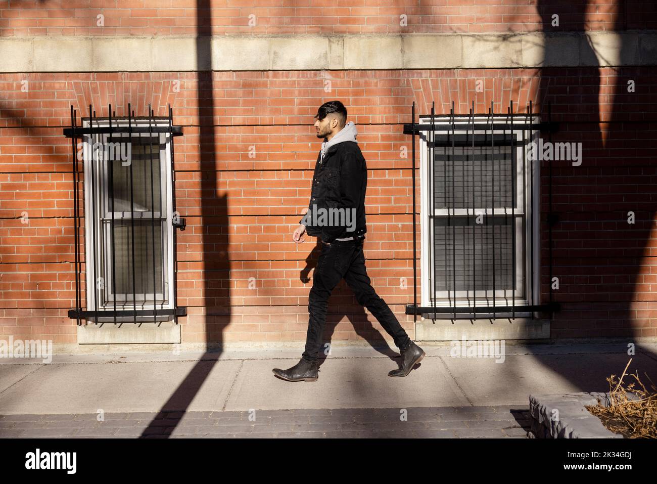 Man walking side view jeans hi-res stock photography and images - Alamy