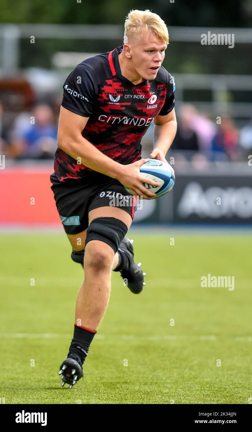 Hugh Tizard of Saracens with the ball during the Gallagher Premiership ...