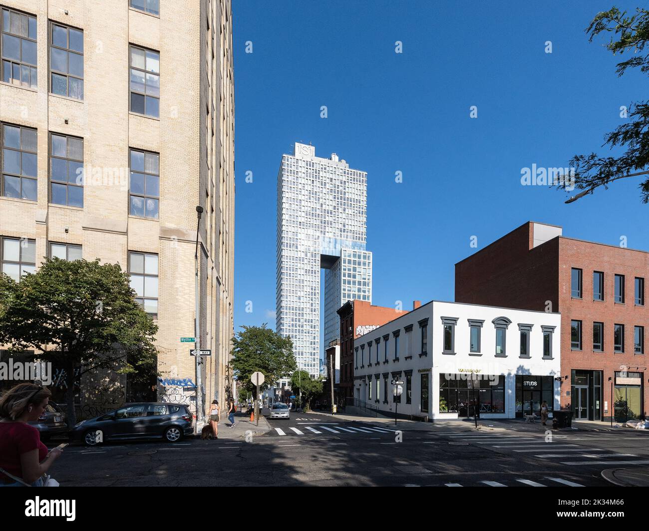 First city skyscraper hi-res stock photography and images - Alamy