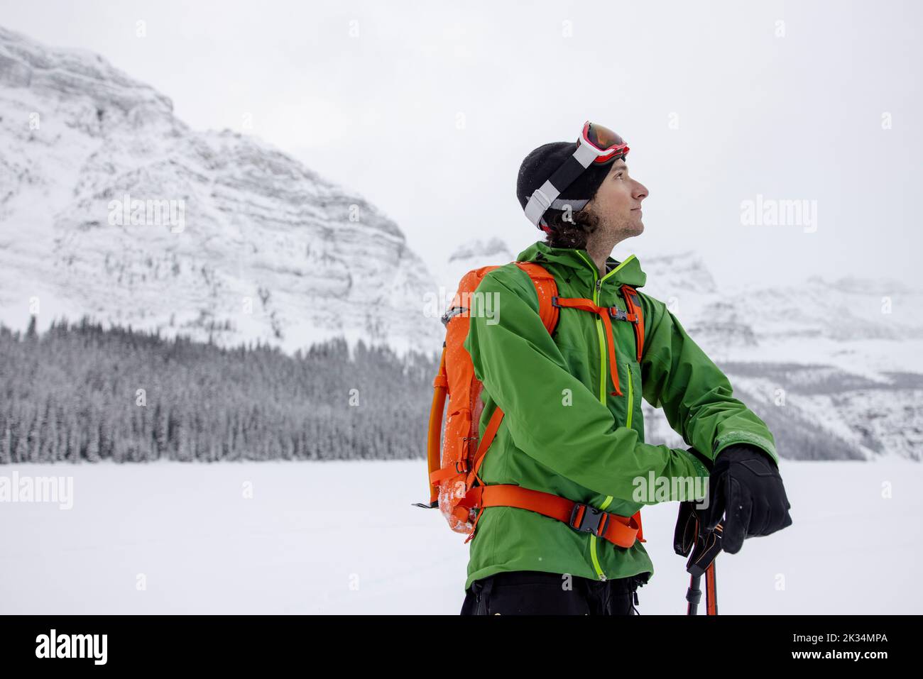 Man snow profile hi-res stock photography and images - Alamy