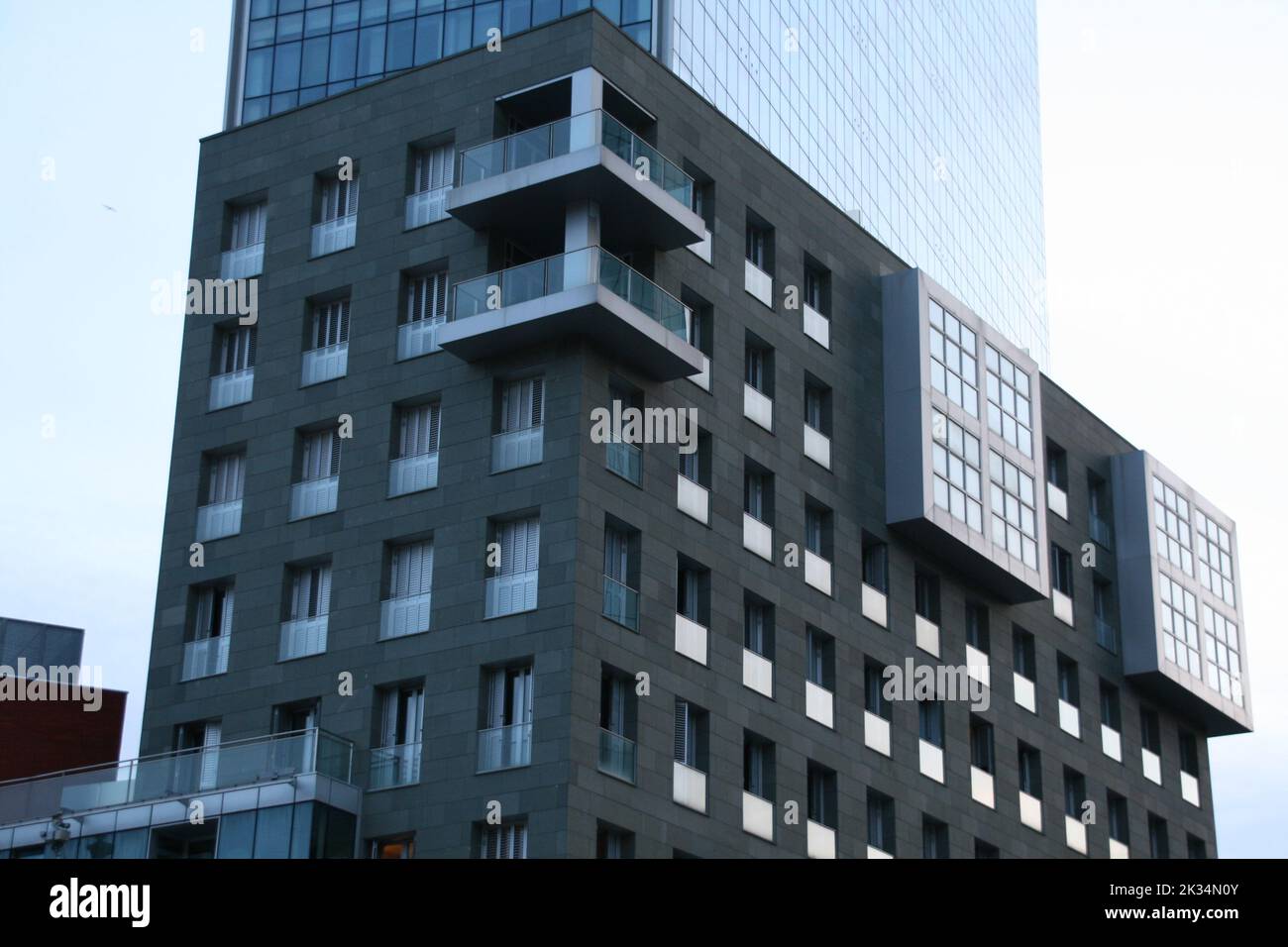 Modern city architecture hi-res stock photography and images - Alamy