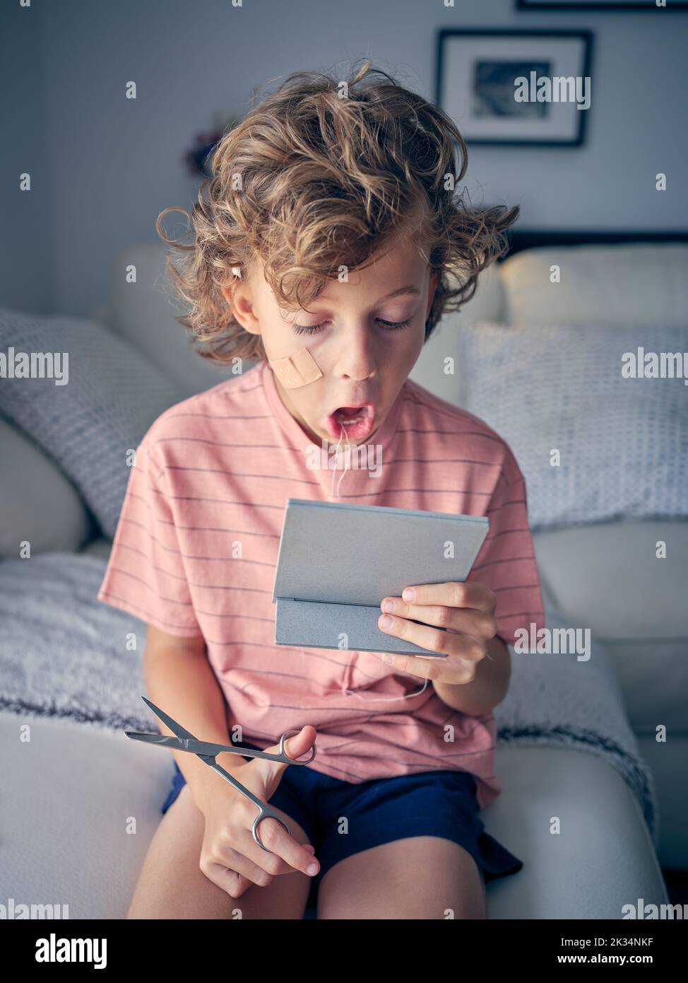 Tooth pulling hi-res stock photography and images - Alamy