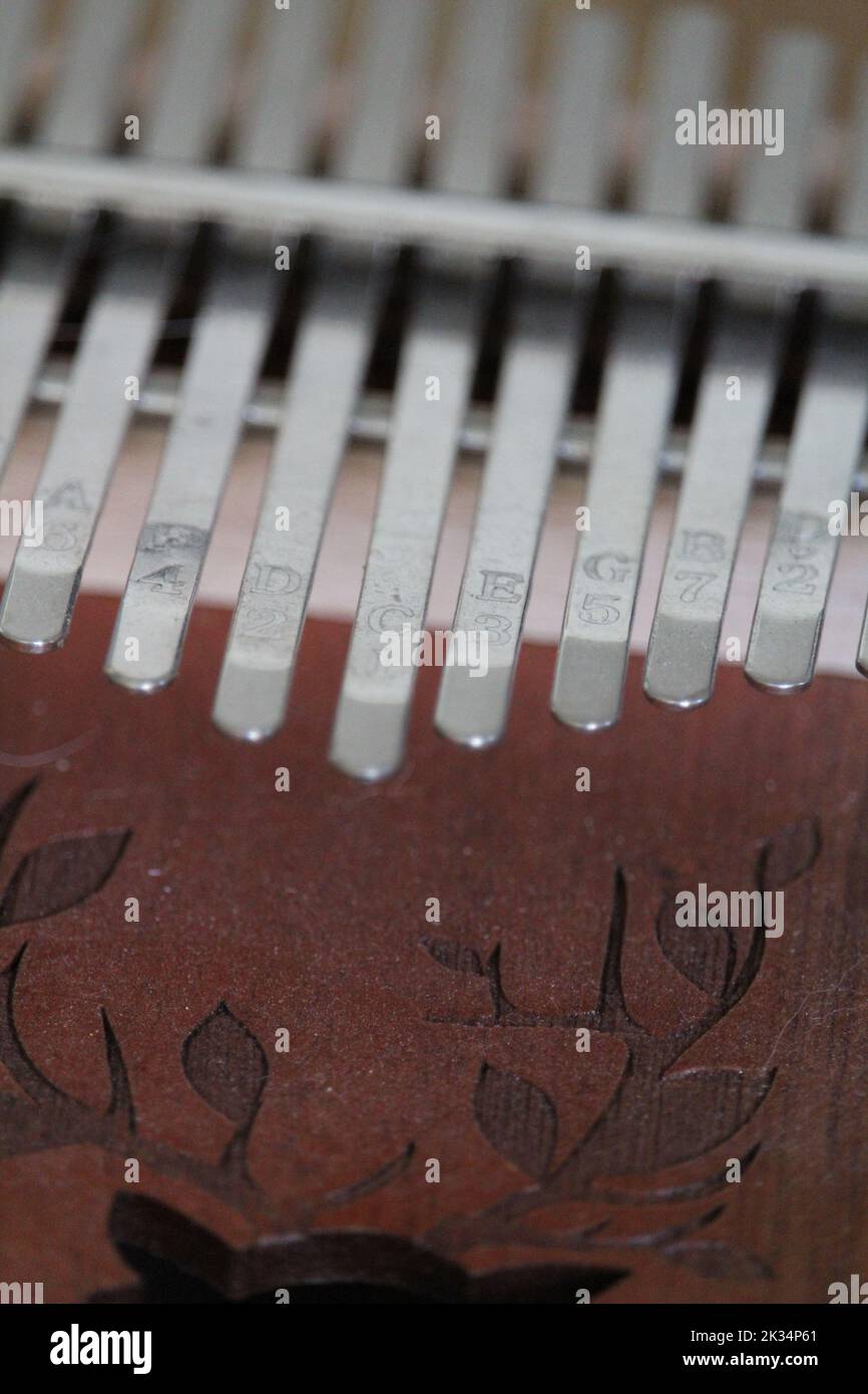 Mbira hi-res stock photography and images - Alamy