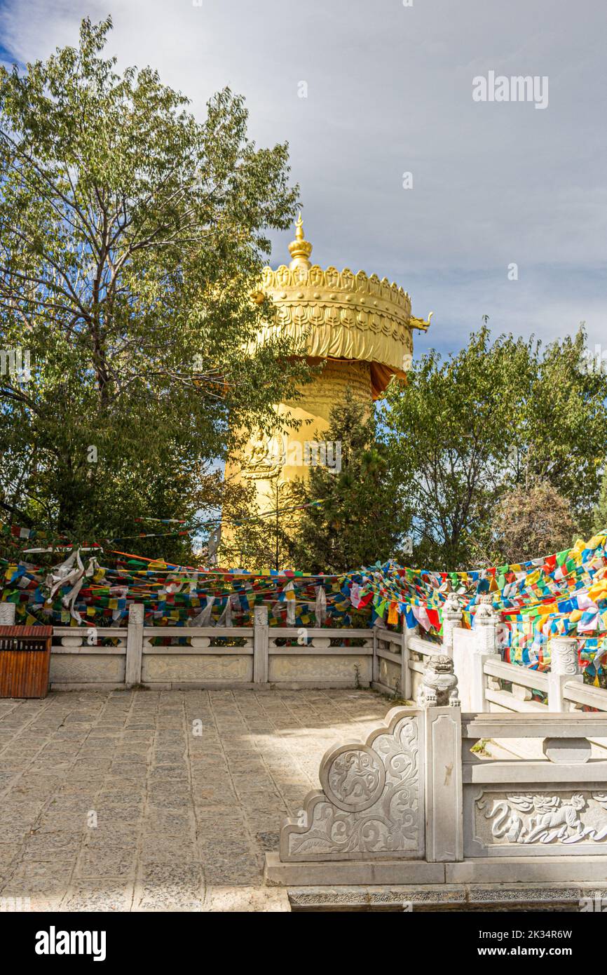 Landscape of Guishan Park in the Old Town Of Shangri-la Yunnan Province ...