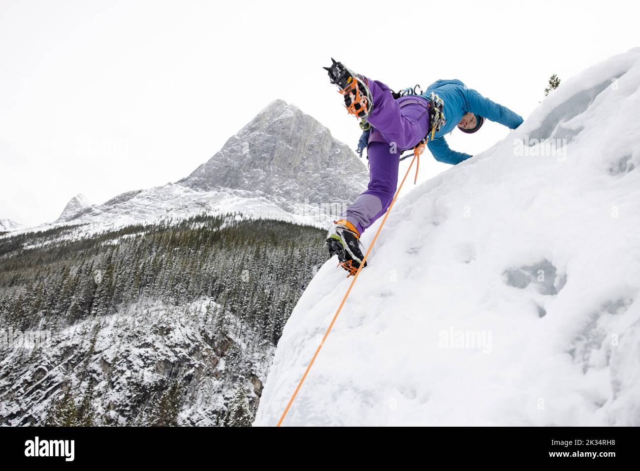 Reaching peak hi-res stock photography and images - Alamy