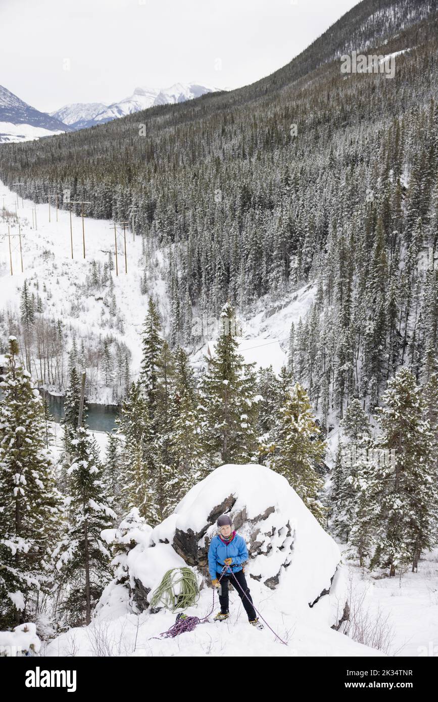 Peak snowy mountain hi-res stock photography and images - Alamy