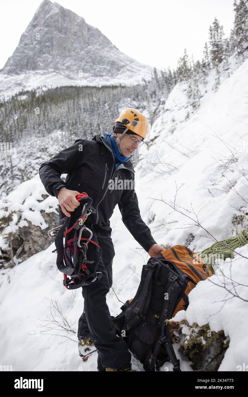 Slope safety hi-res stock photography and images - Alamy