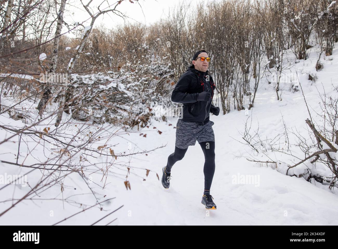 Health male running hi-res stock photography and images - Alamy