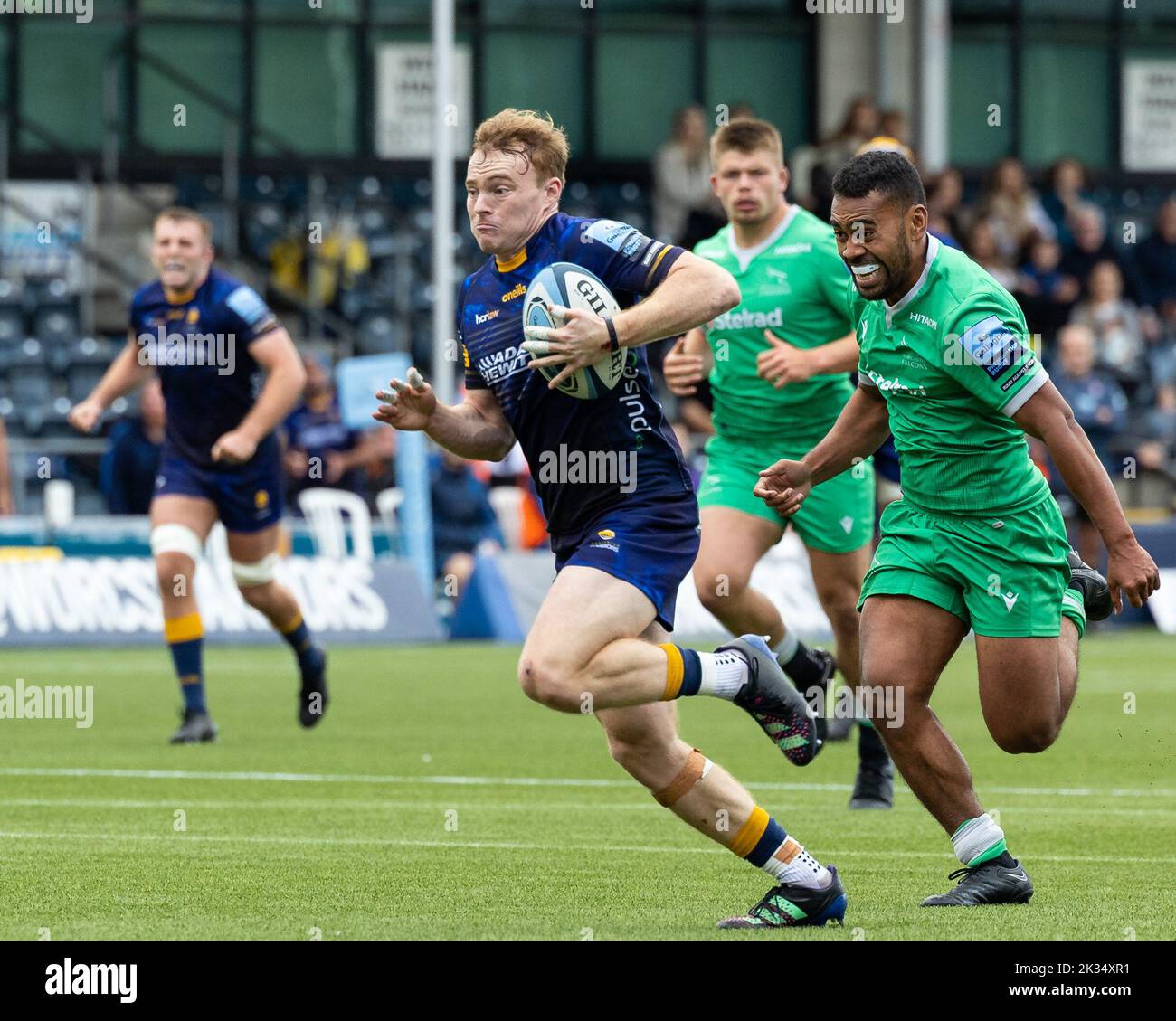 Gareth simpson of worcester warriors hi-res stock photography and ...