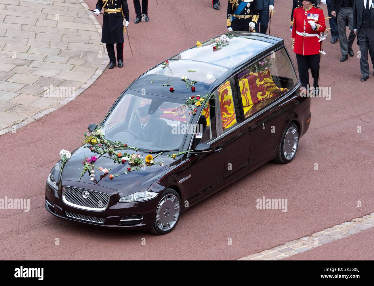 Windsor, England. UK. 19 September, 2022. The coffin of Queen Elizabeth ll, carried in the State ...