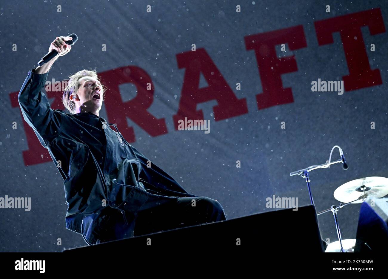 Berlin, Germany. 24th Sep, 2022. The singer Felix Brummer of the band ...