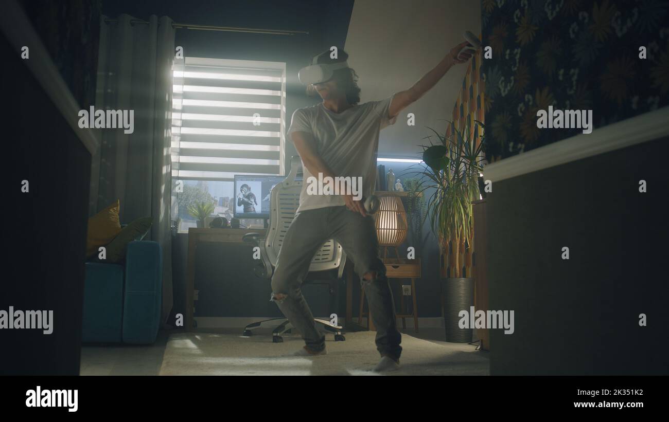 Gamer headset teen hi-res stock photography and images - Alamy